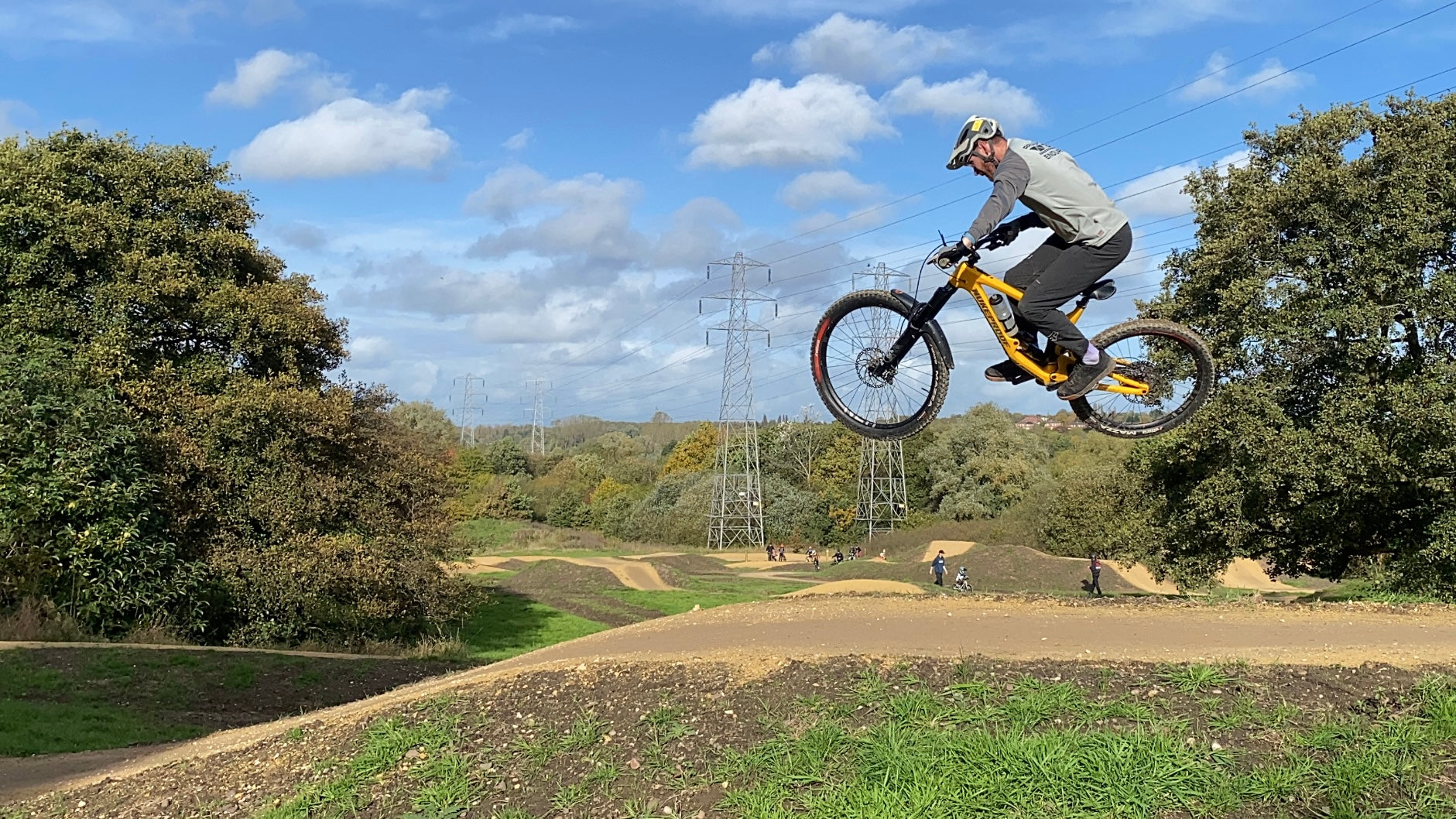 Mastering MTB Jumps: The Ultimate Guide to Boosting Confidence & Airti ...